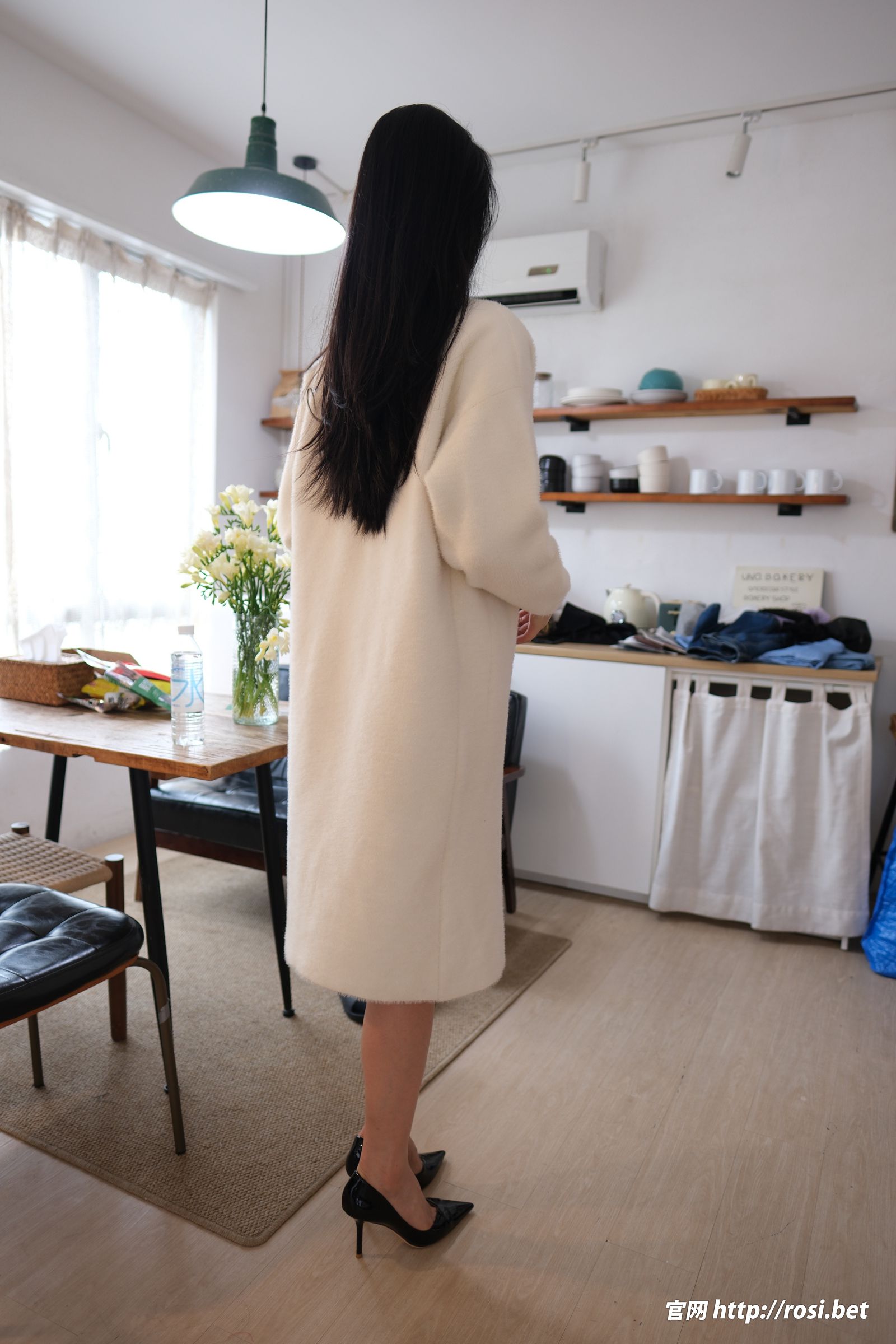 [ROSI美女图]2025.10.06 NO.5054 - 专注美女套图分享！