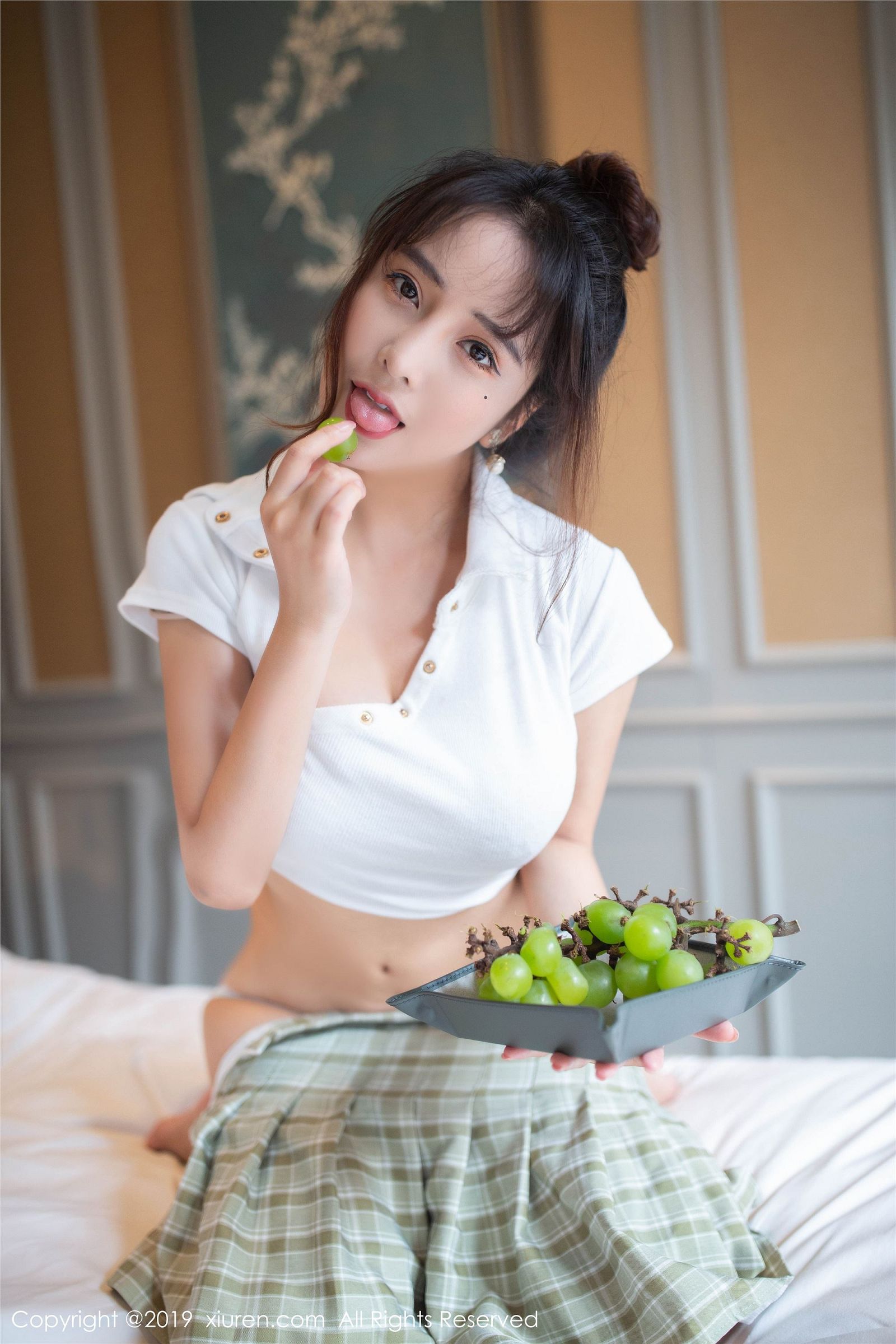 [秀人XIUREN] 2019.09.30 NO.1705 颜值清甜靓丽肌肤娇嫩胜雪 陶喜乐_lele - 精品写真图集