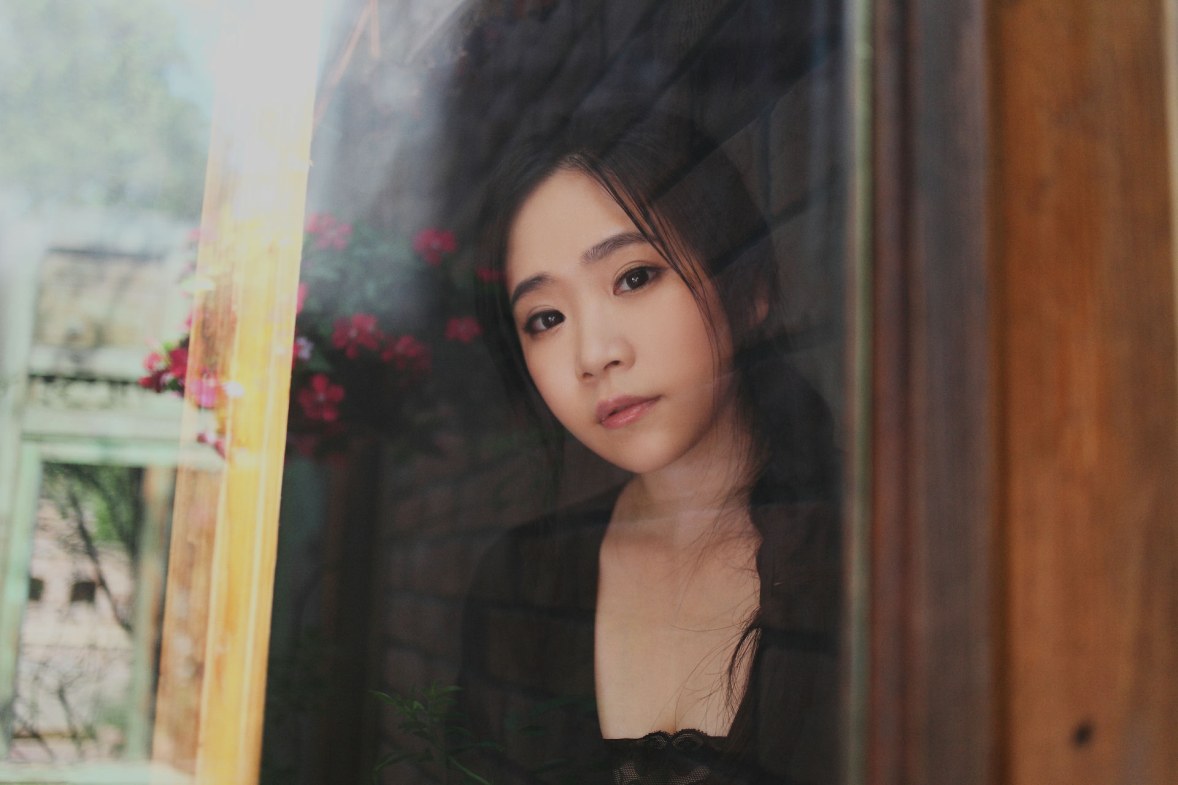 YALAYI 雅拉伊 Vol.945 沈伊 静女 - 尤物秀专注美女套图分享！